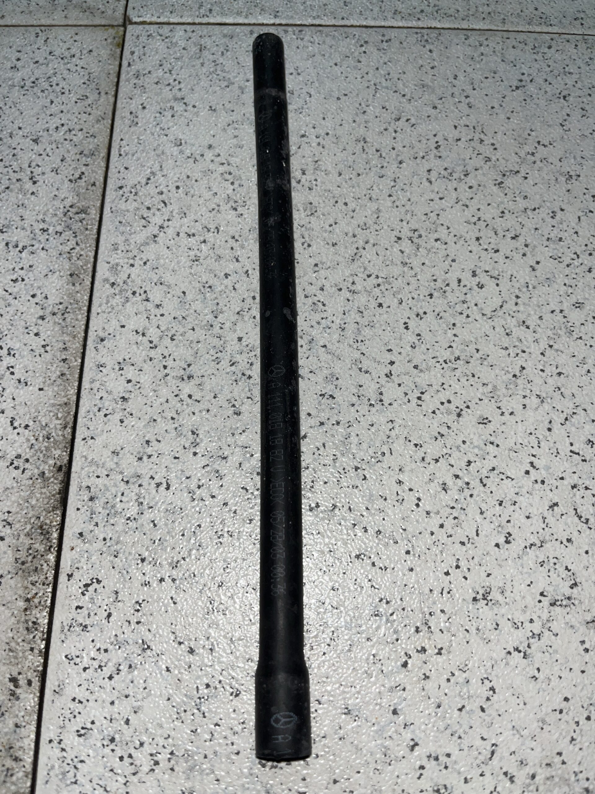 Tubo motor Mercedes A1110181882 | Sadiauto