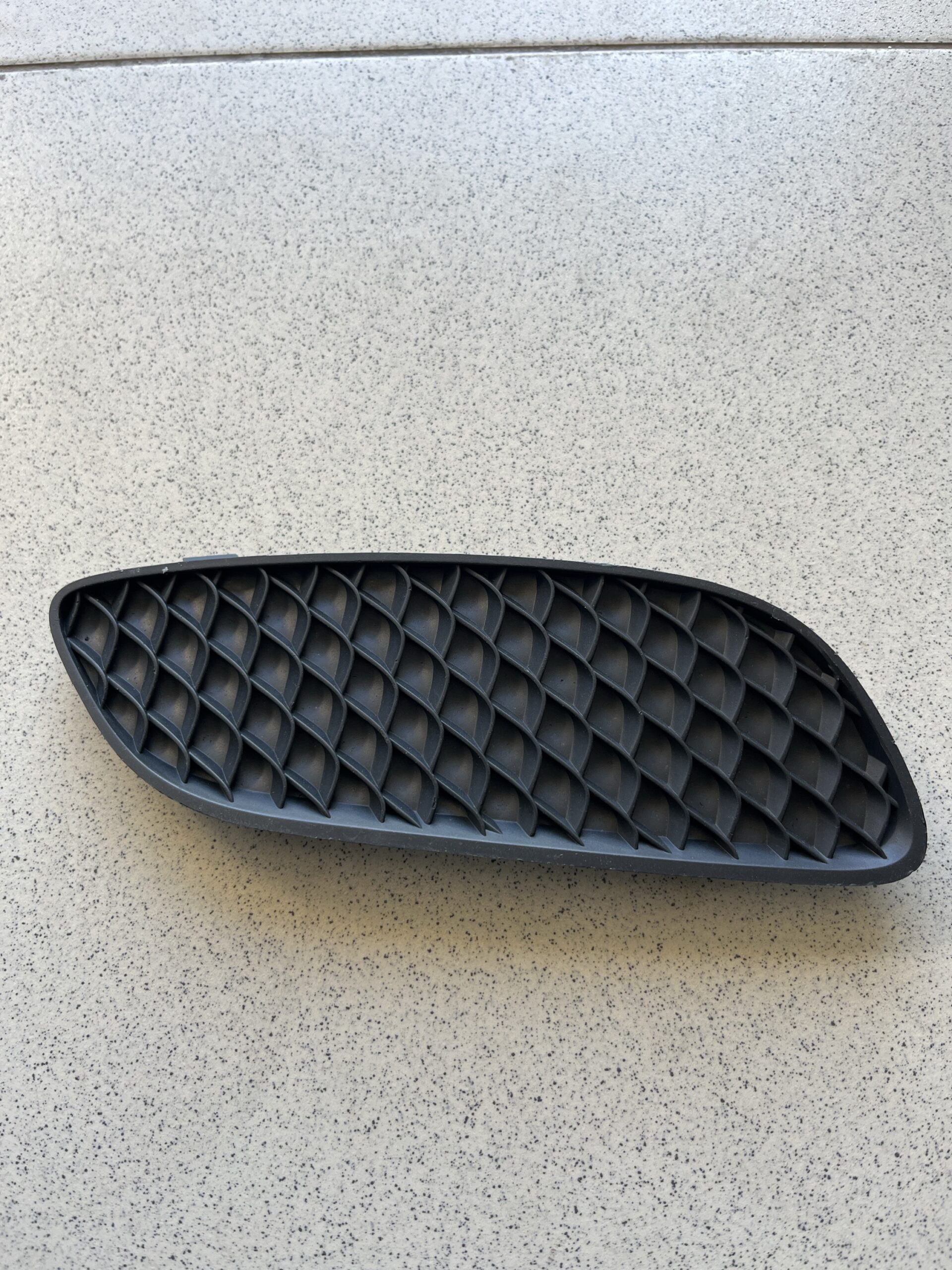 Grelha A1768853622 | Sadiauto