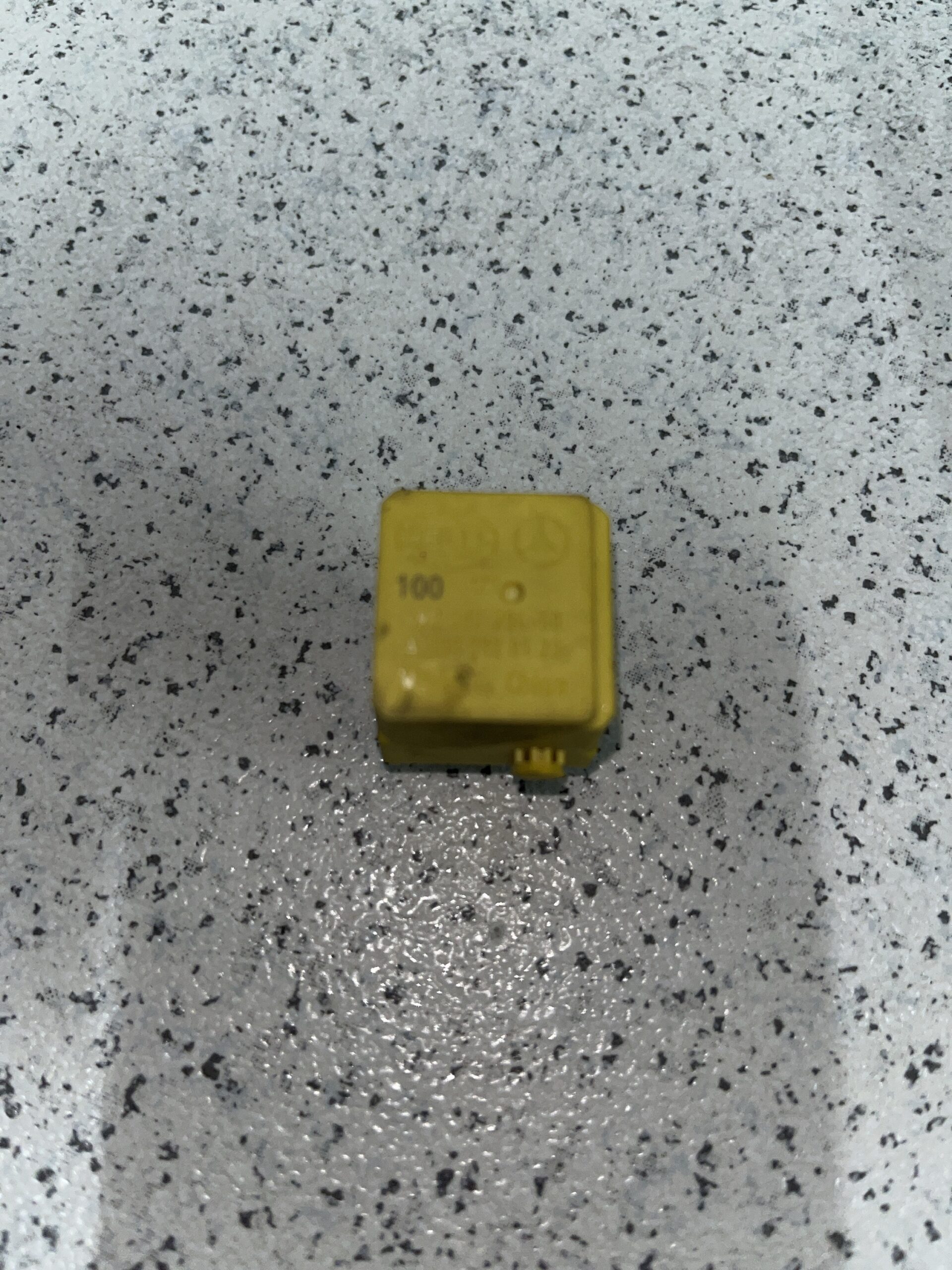 Relê Mercedes A0009828123 | Sadiauto